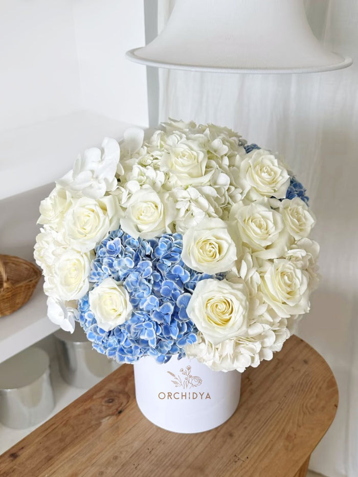 Rose & Hydrangea Flower Box | Blue White Flowers | London Delivery