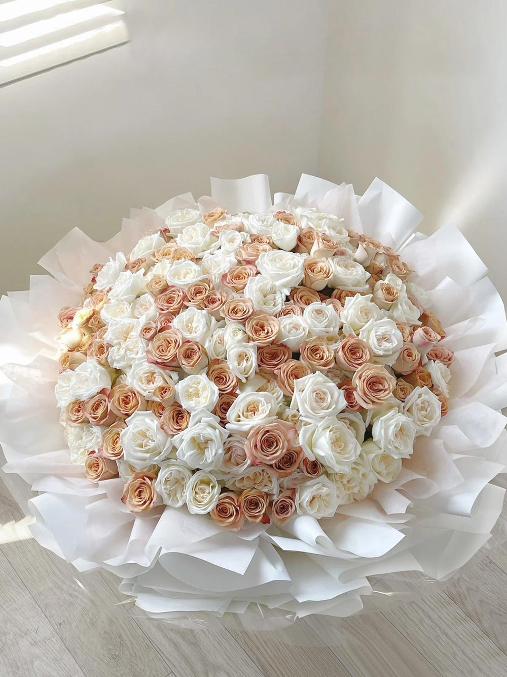 Beige & White Roses | Rose Bouquet | Fast Flower Delivery London